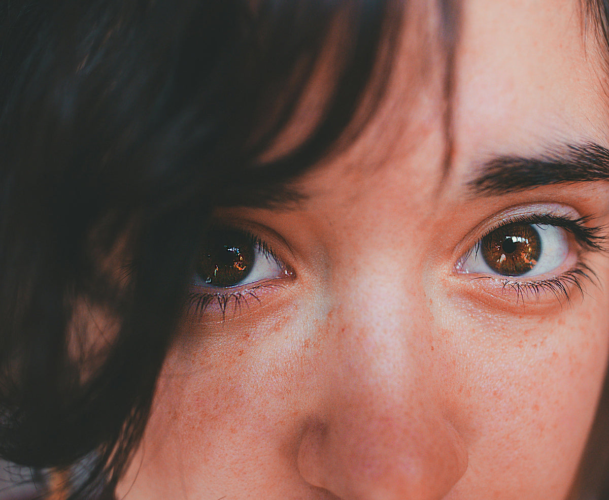 Make-up tricks and tips for brown eyes - Bright Beauty Vanity